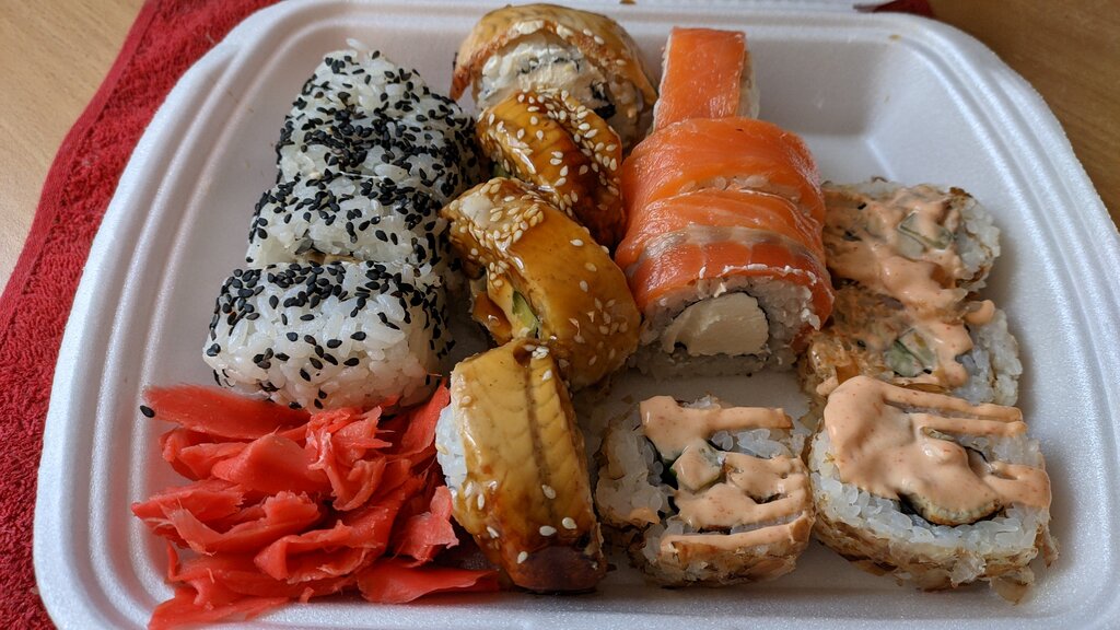 Suşi ve asya ürünleri Magazin sushi i rollov, Miass, foto