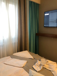 Parus (Omsk Region, Krutinskiy rayon, R-402, 435-y kilometr), otel  Omskaya oblastından