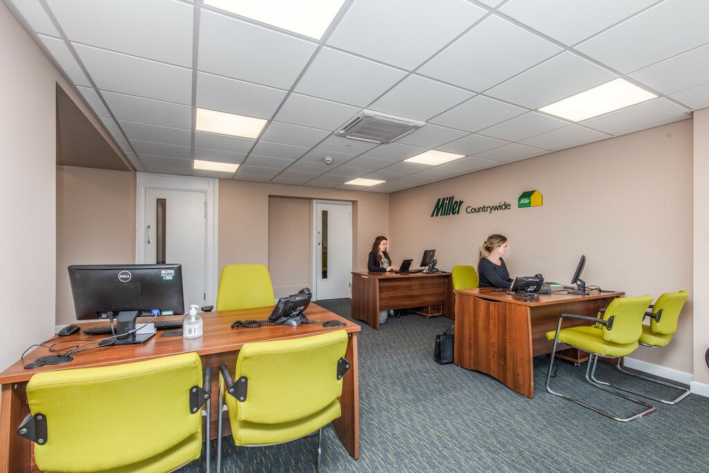Arazi dizisi Miller Sales and Letting Agents Newquay, Newquay, foto