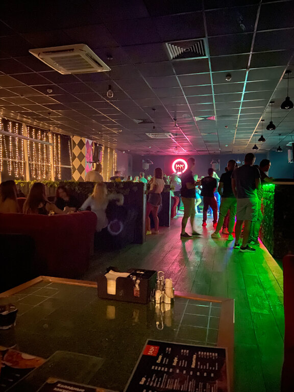 Gece kulüpleri Easy club, Voljski, foto