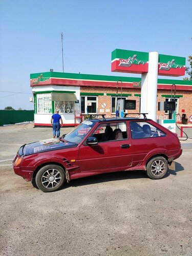 Benzin istasyonu Tatneft, Harkivska oblastı, foto