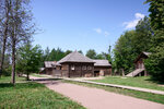 Конюшня-двор Ф.С. Минина из деревни Окладнево (No:1к9, Yuryevo District, Vitoslavlitsy Territory), turistik yerler  Velikiy Novgorod'dan