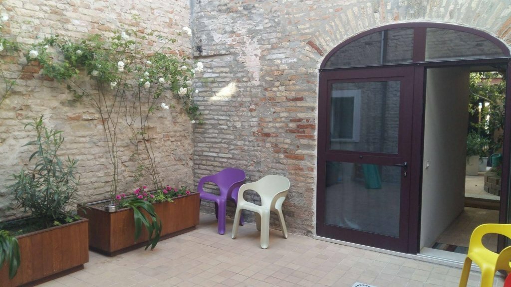 Otel Toscanini Rooms, Ravenna, foto