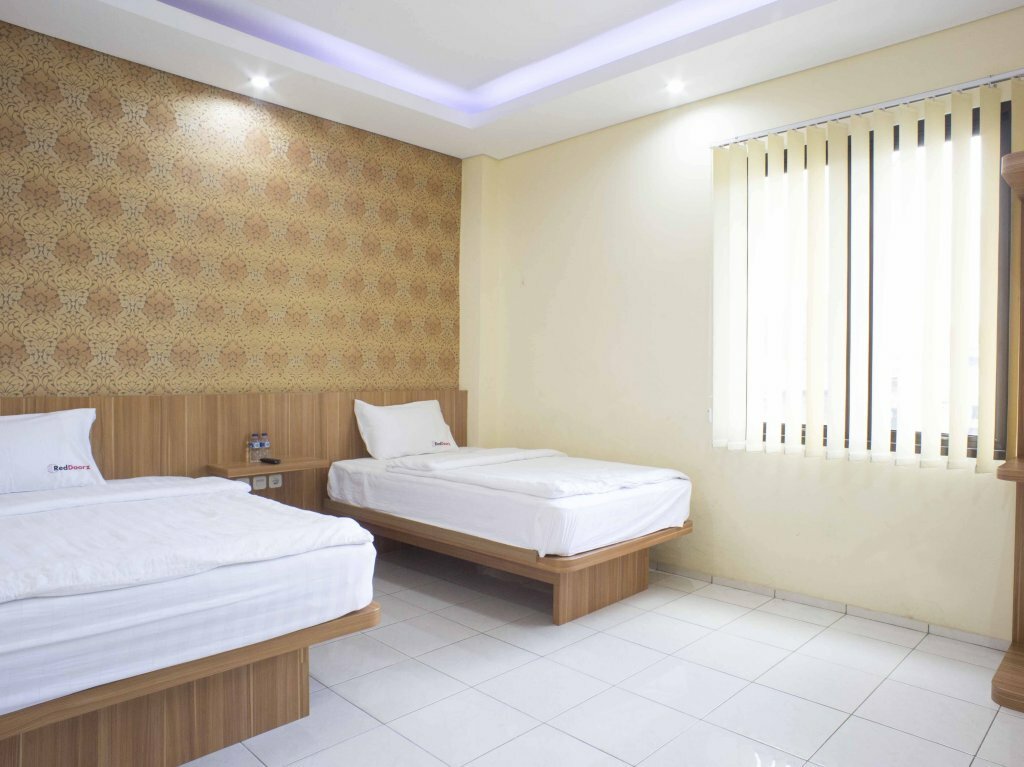 Otel RedDoorz Thamrin Kebon Sirih, Cakarta, foto