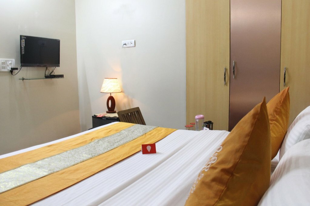 Otel Oyo 4096 Hotel Divyanshi, Agra, foto