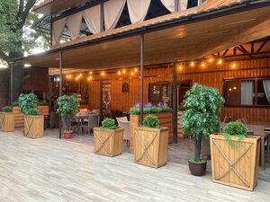 Обстановка (Beshtaugorskaya ulitsa No:38, Mineralnye Vody), kafe  Mineralniye Vodi'den