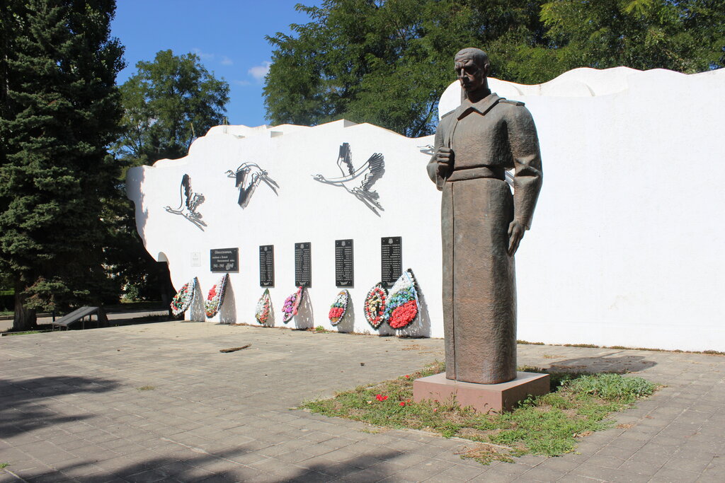 Anıt, heykel Обелиск воинам-землякам, погибшим в годы Великой Отечественной войны, Krasnodarski krayı, foto