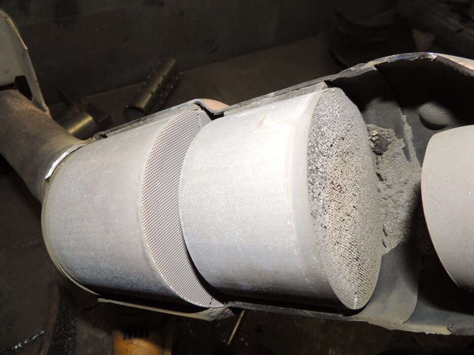 Geri dönüşüm maddeleri Reception of catalysts, Novosibirsk, foto