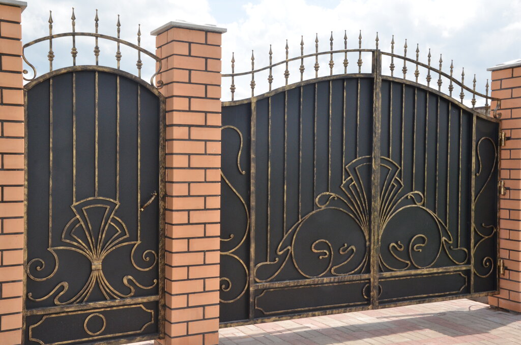 Demirdökümcüler Khudozhestvennaya kovka, Borisoglebsk, foto