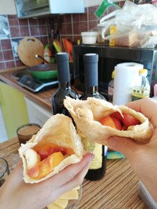 Chebureki ot Zubide (Красномаякская улица No:14, посёлок городского типа Симеиз), fast food  Kırım Cumhuriyeti'nden