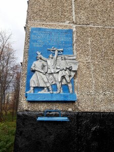 Героям Рыбачьего (Geroev Rybachyego Street No:10), anıt, heykel  Murmansk'tan