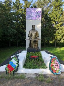 Обелиск воинам, павшим в годы Великой Отечественной войны (Kurgan Region, Polovinskiy Municipal District, selo Sumki), anıt, heykel  Kurganskaya oblastından