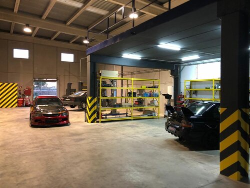 Otomobil servisi Tuni Service, Katalonya, foto