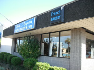 Bon Appetit French Bakery and Cafe (Florida, Okaloosa County, Fort Walton Beach, S393), kafe  Fort Walton Beach'ten