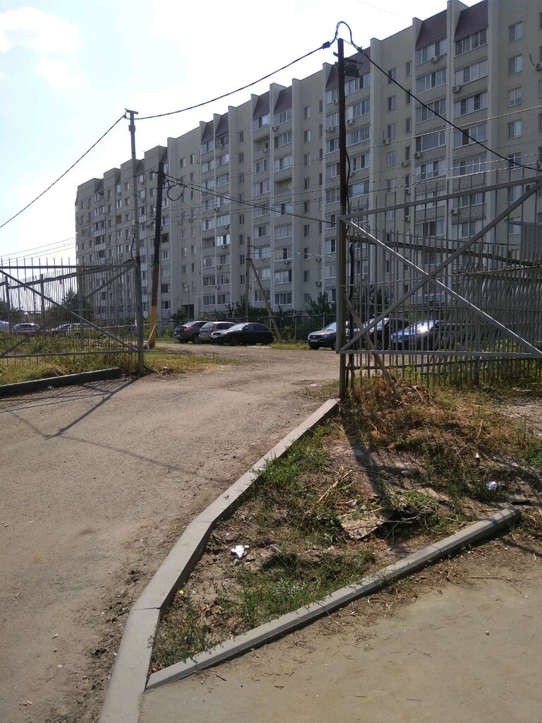 Otoparklar Parking lot, Saratov, foto