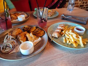 Royal (Podgorenskaya ulitsa No:14, Podgornoye Microdistrict, Lipetsk), restoran  Lipetsk'ten
