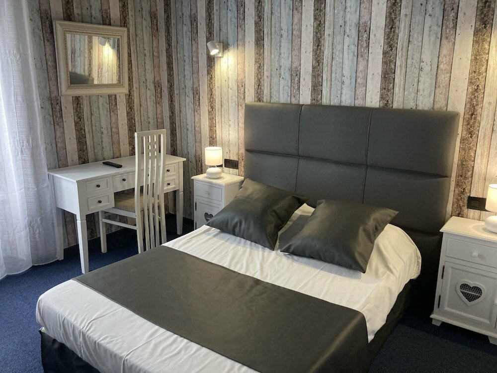 Otel Hotel Le Faisan, Montluçon, foto