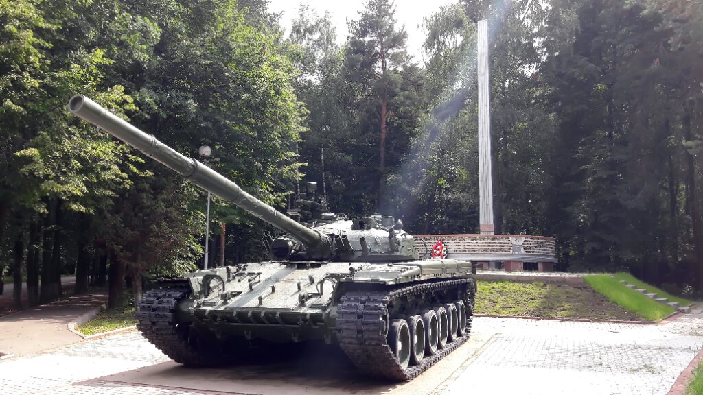 Teknoloji anıtı Танк Т-80, Vidnoye, foto