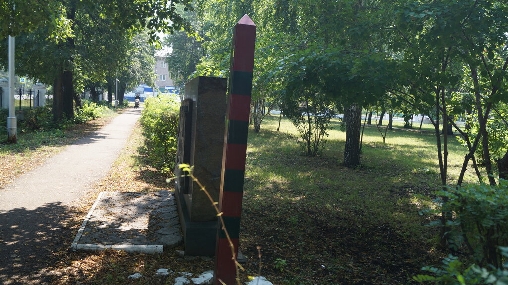 Anıt, heykel Стела Оборона Брестской крепости, İşimbay, foto