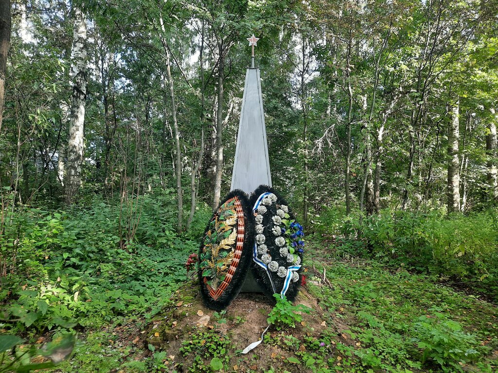 Anıt, heykel Павшим в годы Гражданской и Великой Отечественной войн, Yaroslavskaya oblastı, foto