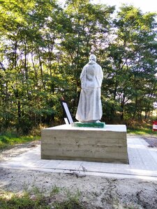 Братская могила (Oryol Region, Shablykinskiy rayon, Somovskoye selskoye poseleniye, derevnya Ryazanka), anıt, heykel  Orlovskaya oblastından