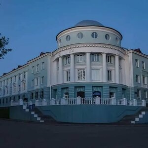 Центральная библиотека (Komsomolskaya ulitsa No:5), kütüphaneler  Boksitogorsk'tan