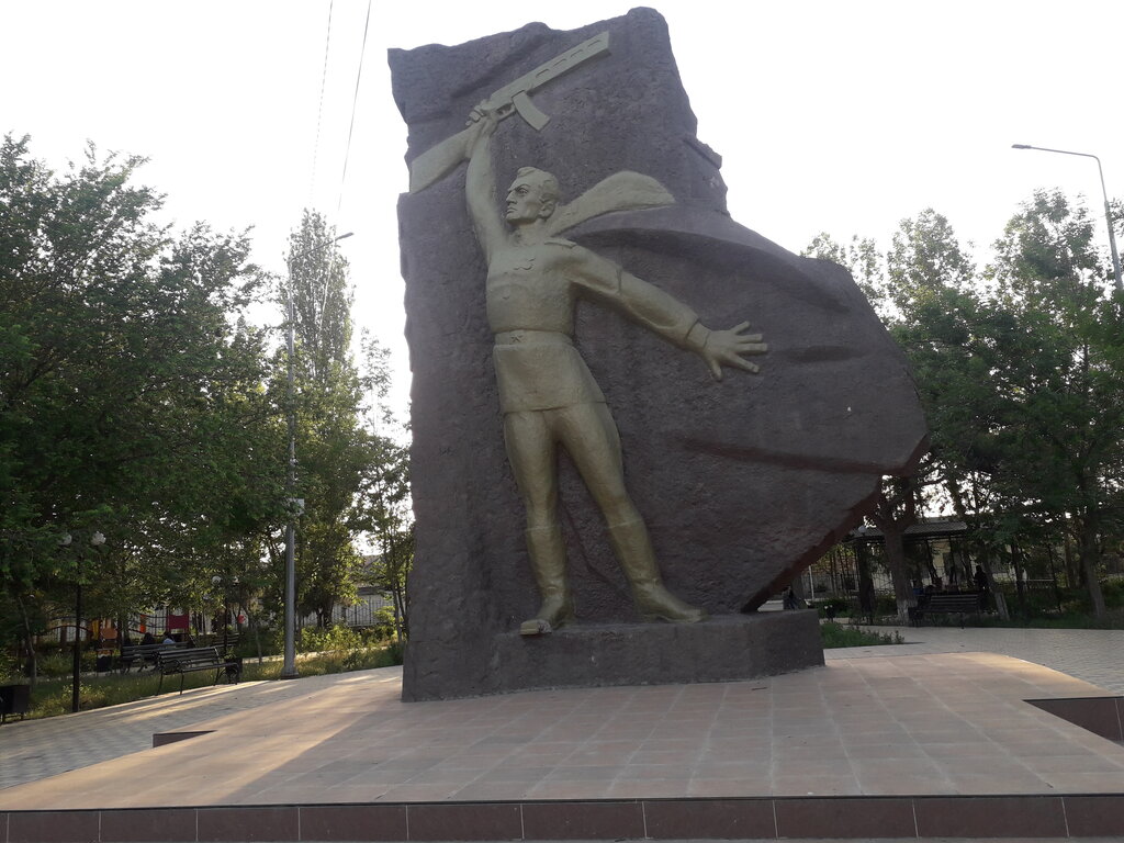Anıt, heykel Воин-победитель, Dagestanskie Ogni, foto