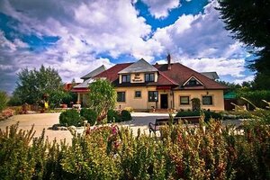 Dwa Bratanki (Podkarpackie Voivodeship, Rzeszów, ulica Eugeniusza Kwiatkowskiego, 145), otel  Rzeszow'dan