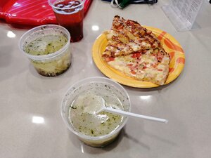 Cadko Pizza (ulitsa Mashinostroiteley No:3А, Tikhvin), pizzacılar  Tixvin'den