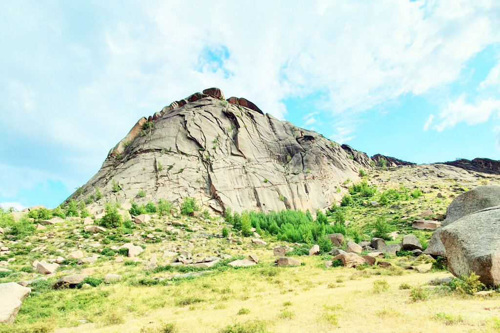 Dağ zirvesi Naizatas Mountain, Pavlodar eyaleti, foto
