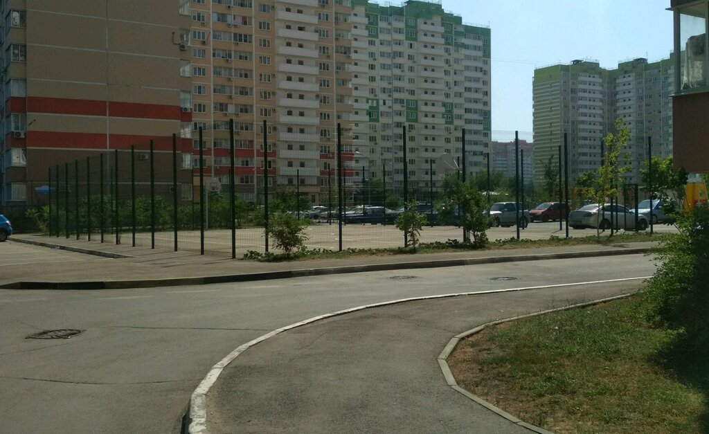 Spor alanı Баскетбольная площадка, Krasnodar, foto