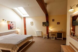 Razvlekatelno Gostinichny kompleks Zdybanka (Zalyvna vulytsia No:7/1, Sumy), otel  Sumi'den