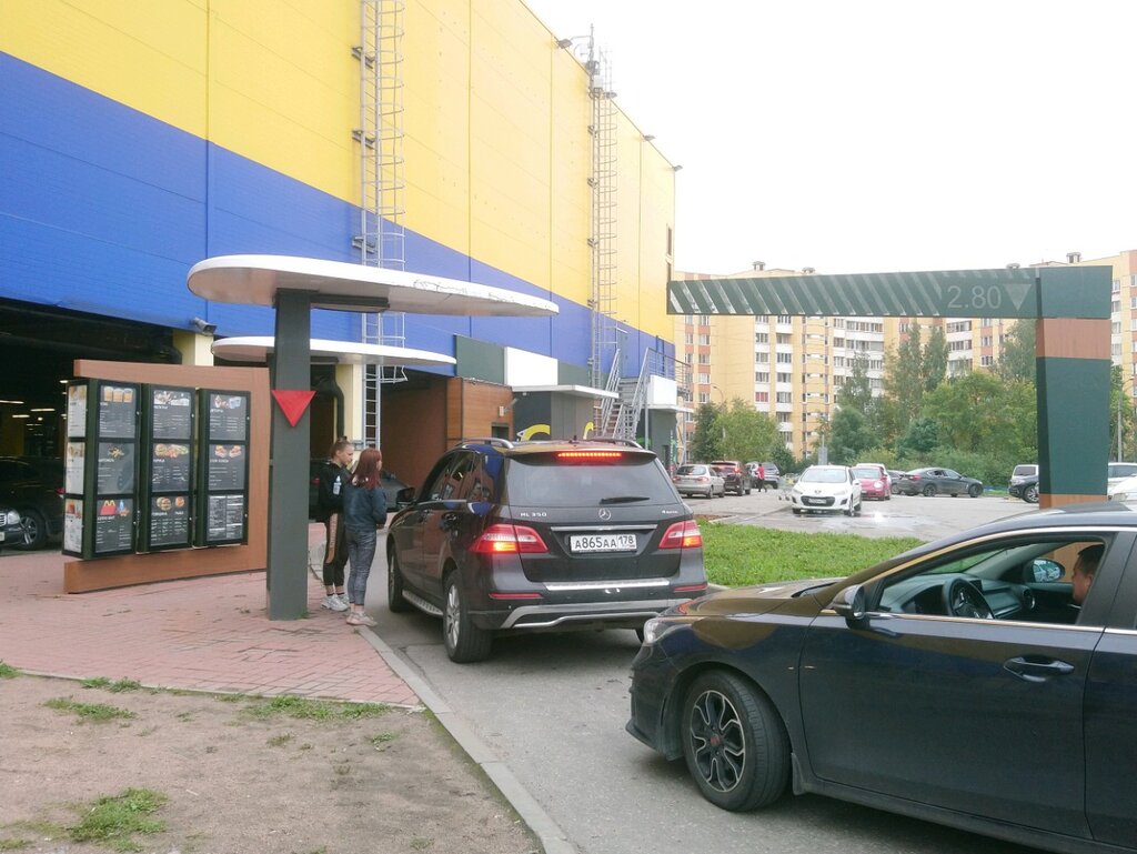 Fast food McDrive, Saint‑Petersburg, foto