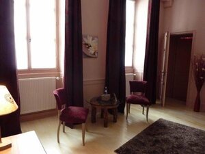 Closerie Les Capucines (Bourgogne-Franche-Comté, Jura, Arrondissement de Lons-le-Saunier, Arbois, Rue de Bourgogne, 7), otel