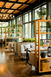 Aviator (ulitsa Pritomskaya Naberezhnaya No:7), restoran  Kemerovo'dan