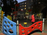 Playground (Autonomous Republic of Crimea, Leninskiy rayon, Shchyolkino, 1-y mikrorayon), oyun alanı  Şçolkino'dan