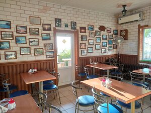 Островок (Astrakhan Region, Enotaevskiy District, R-22 Kaspiy, 1271-y kilometr), kafe  Astrahanskaya oblastından