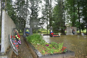 Погибшим солдатам (Smolensk Region, Glinkovskiy munitsipalny okrug, derevnya Boltutino, derevnya Boltutino-1), anıt, heykel  Smolenskaya oblastından