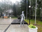 Могила участника Великой Отечественной войны А.А. Никитина (ulitsa Sverdlova No:14, Chunskiy), anıt, heykel  İrkutskaya oblastından