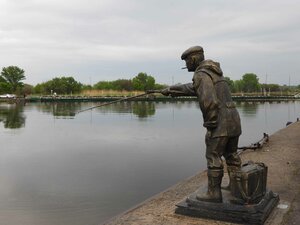 Рыбак (Rostov Region, Kamensk-Shakhtinskiy), park, sokak heykeli  Kamensk‑Şahtinski'den