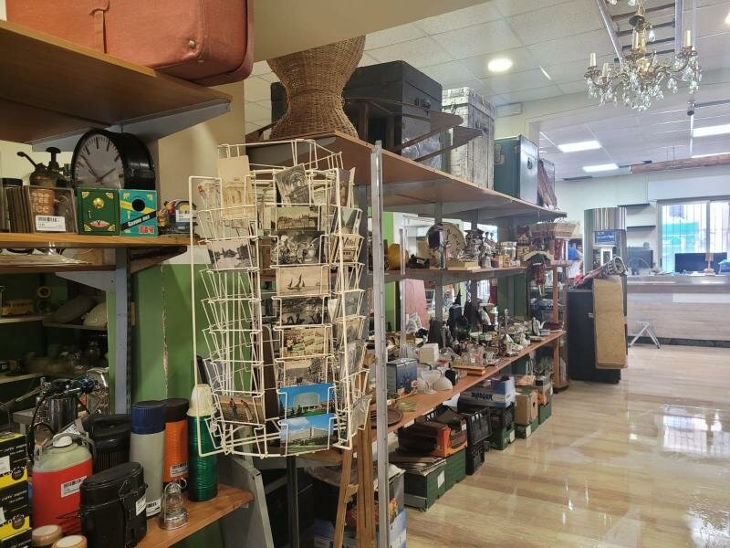 Pazarlar ve çarşılar Retro' Store, Lombardiya, foto