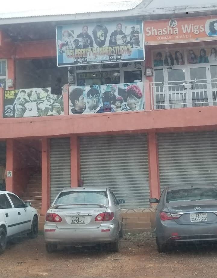 Berberler Celebrity barber Studios, Kumasi, foto