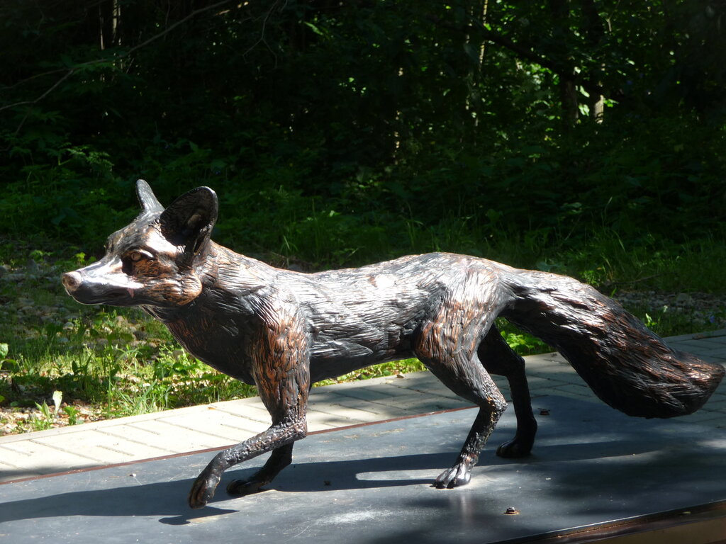 Park, sokak heykeli Лиса, Smolenskaya oblastı, foto