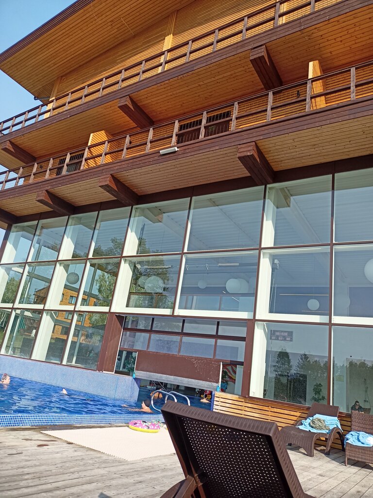 Yüzme havuzları Открытый бассейн в Конгресс отеле, Peresvet, foto