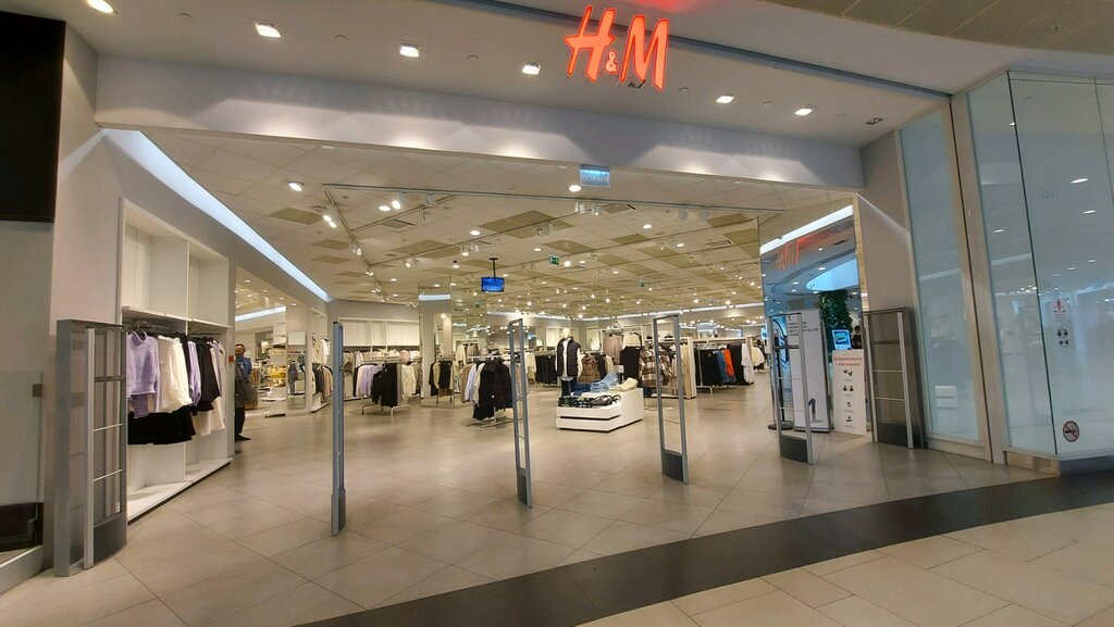Giyim mağazası H&M, Novokuznetsk, foto