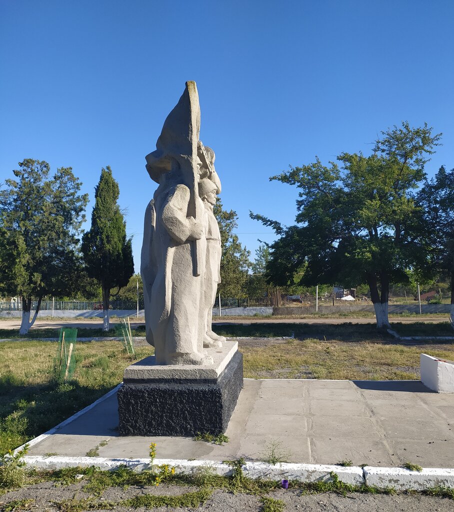 Anıt, heykel Односельчанам, павшим в Великой Отечественной войне, Kırım Cumhuriyeti, foto