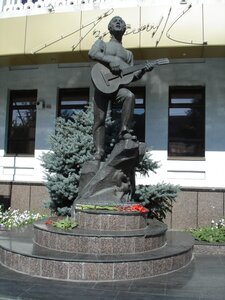 В. С. Высоцкий (prospekt Bohdana Khmelnytskoho No:24), anıt, heykel  Melitopol'dan