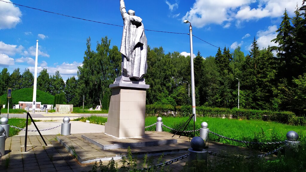 Anıt, heykel Советскому солдату, Tulskaya oblastı, foto