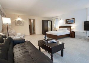 Conte Hotel (gorod Perast, Obala Kapetana Marka Martinovića BB), otel  Perast'tan