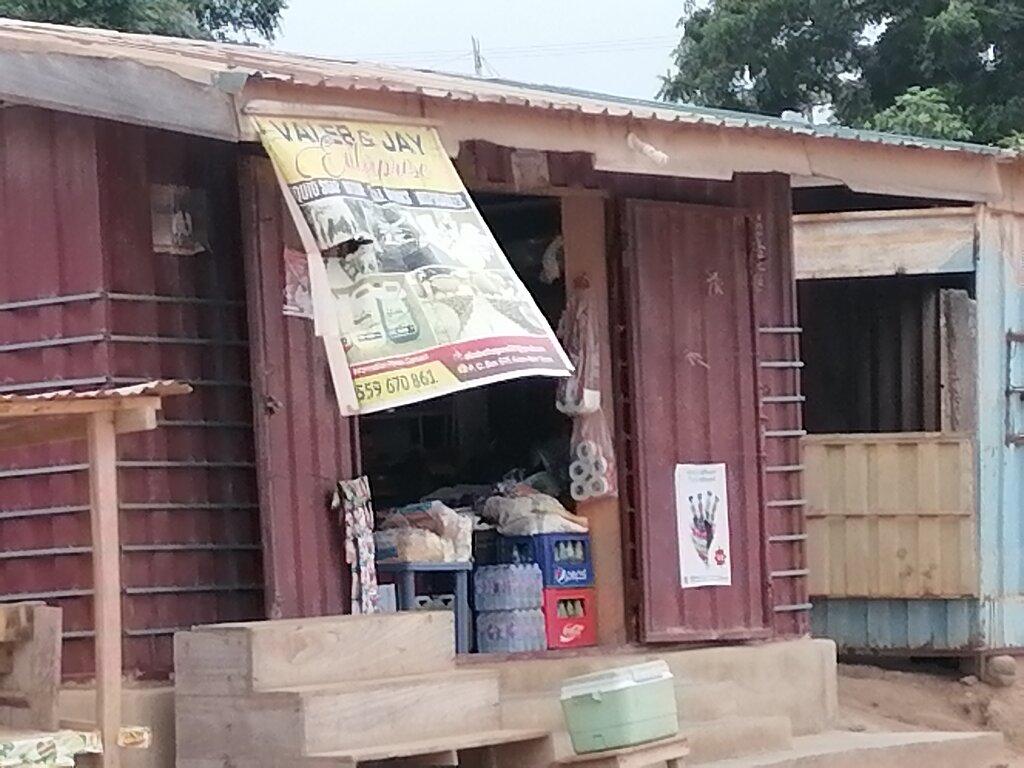 Süpermarket Valeb and Jay Enterprise, Dünya, foto